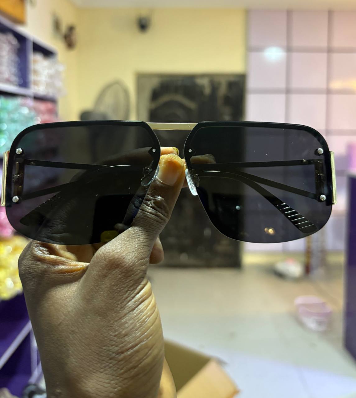 FRAMELESS GLASSES – Buma Brands